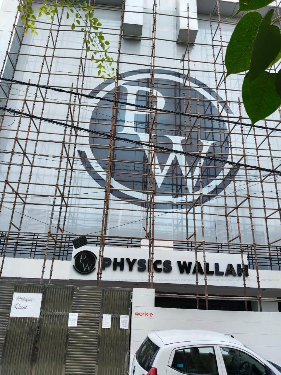 Physics wallah, New Delhi | Fees, Reviews, Batches, Contact, Ratings ...